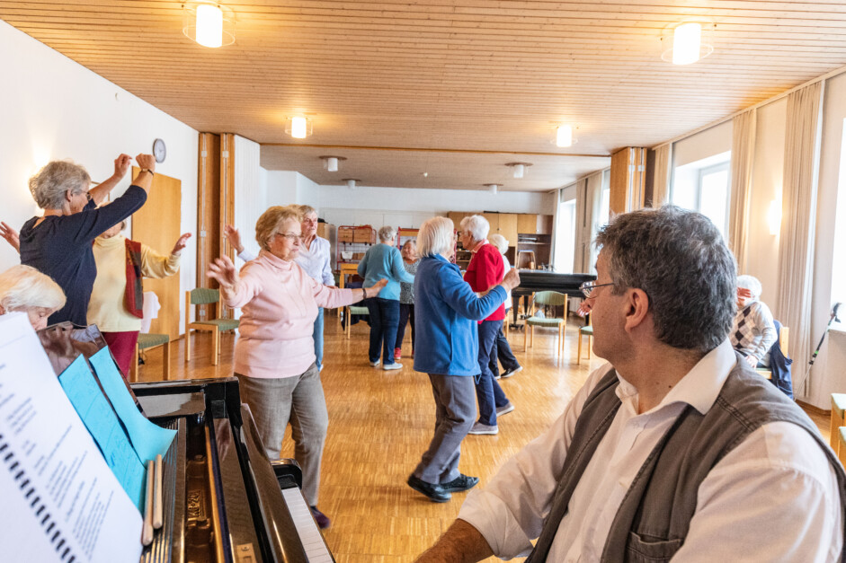Vom Erwachsenwerden einer Disziplin Zur Geschichte der Musikgeragogik ...